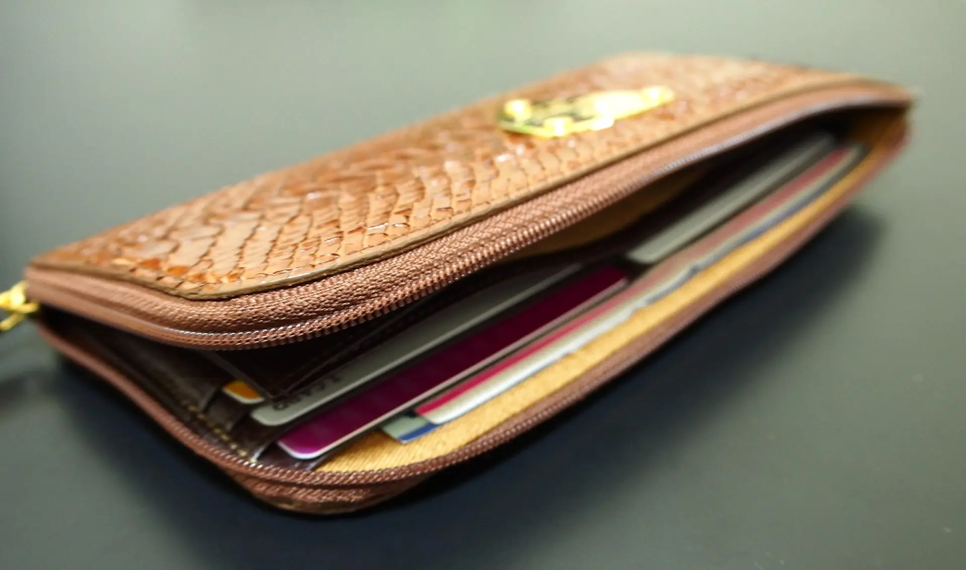 Ultra-Thin Long Wallets from Japanese Bag Craftsmen ATAO | GOOD LUCK TRIP
