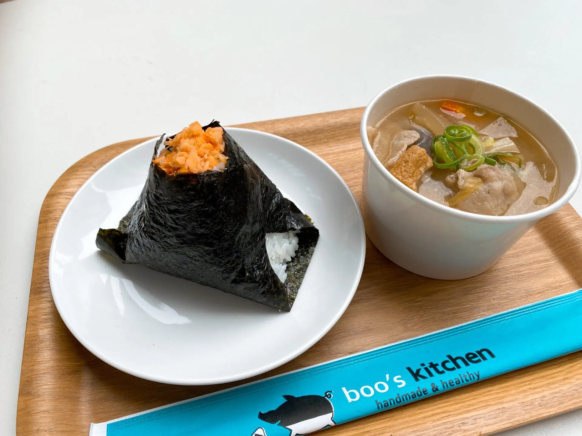 Boos Kitchen Lucua - What to Eat, Access, Hours & Price | GOOD LUCK TRIP